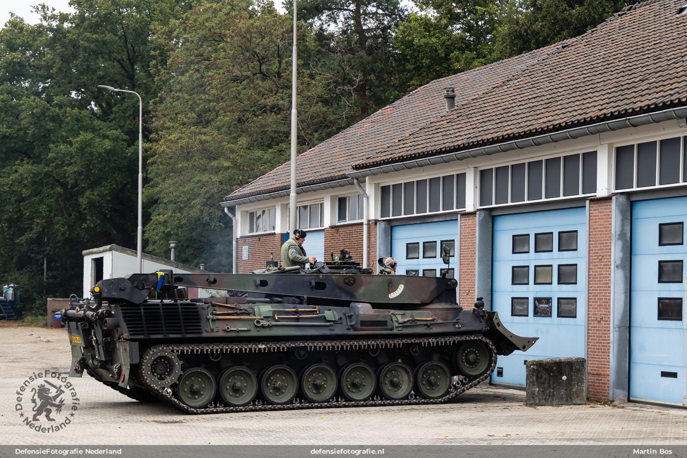 Een unieke militaire colonne rijdt door Nederland - DefensieFotografie