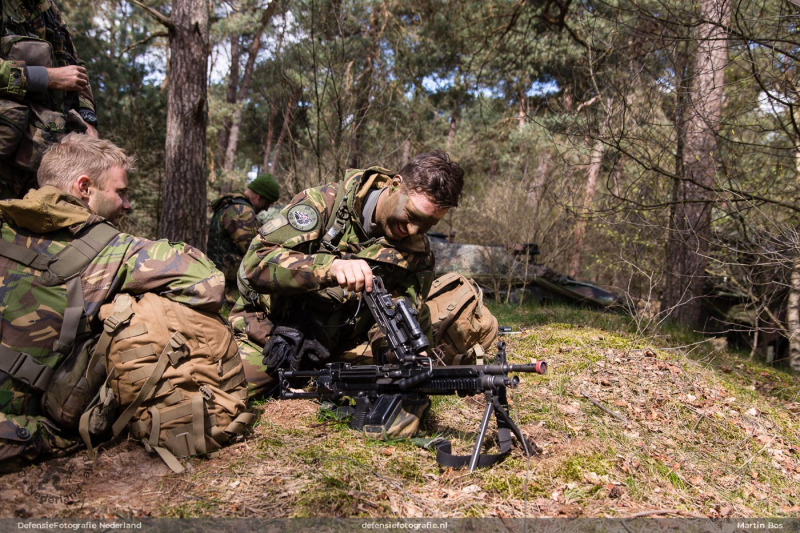 Minimi licht machinegeweer - DefensieFotografie