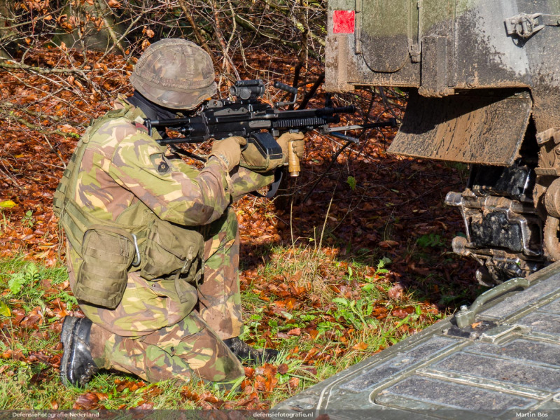 Minimi licht machinegeweer - DefensieFotografie