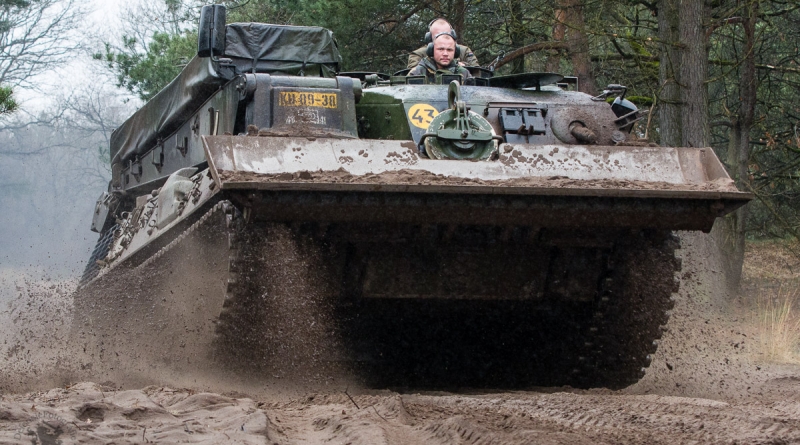 Leopard 1 genietank - DefensieFotografie